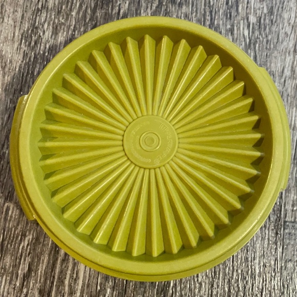Kitchen | Small Tupperware Avocado Green Bowl With Lid | Poshmark